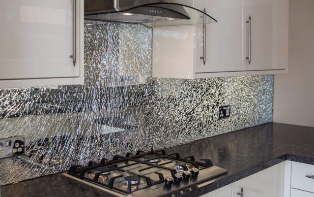 Kitchen Glass Splashbacks, A Buyers Guide To Thickness, Finish, And ...